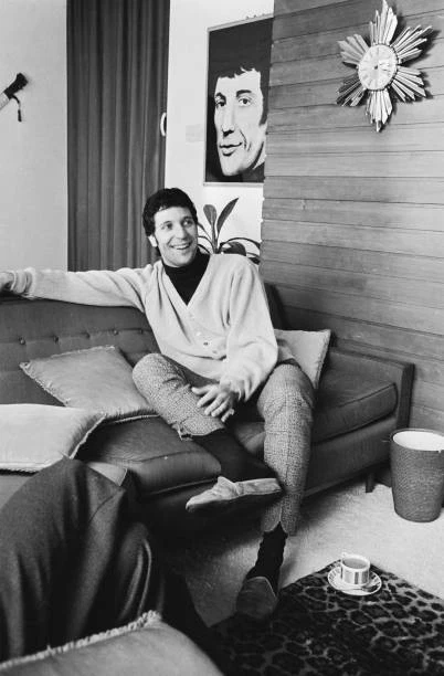 WELSH SINGER TOM Jones at home Historic Old Photo 1 $9.00 - PicClick AU