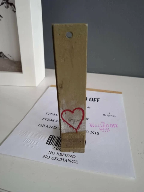 ORIGINAL BANKSY WALLED Off Hotel Freedom Heart Wall Sculpture KEY FOB ...