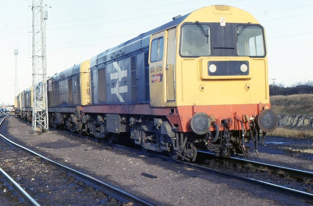 ORIGINAL RAILWAY SLIDE Class 20 20175/111 at Tinsley 08.11.86 £3.50 ...