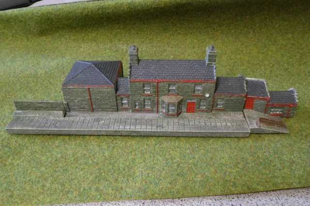 MODEL RAILWAY MINIATURE scenery N Gauge ‘Penny Station’ building, Train ...