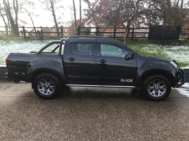2016 ISUZU D-MAX 2.5TD Blade Double Cab 4x4 PICK UP Diesel Manual £ ...