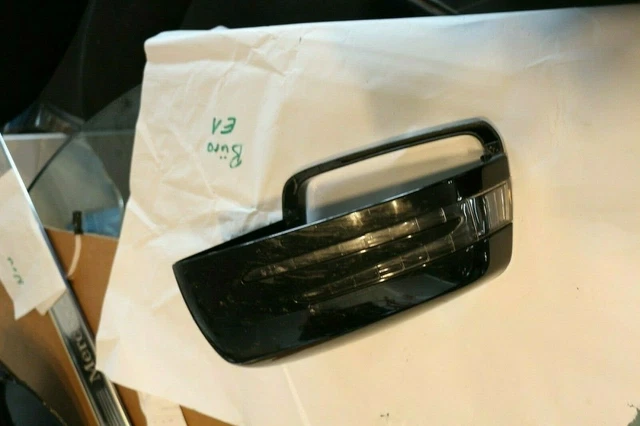ORIGINAL MERCEDES BENZ W212 W221 W176 Boîtier Cap Mirror Droite ...