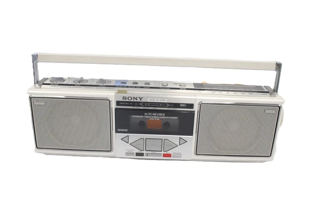 VINTAGE SONY CFS-F11S Auto Reverse Cassette Boombox in SIlver- K11 £82. ...