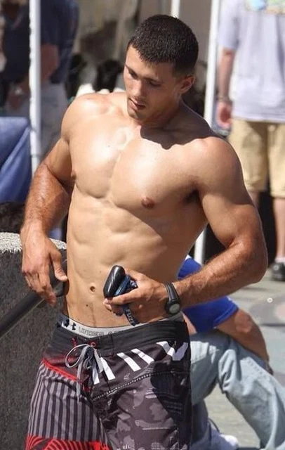 Shirtless Male Beefcake Jock Hunk Athletic Beefy Dude Photo 4x6 C328