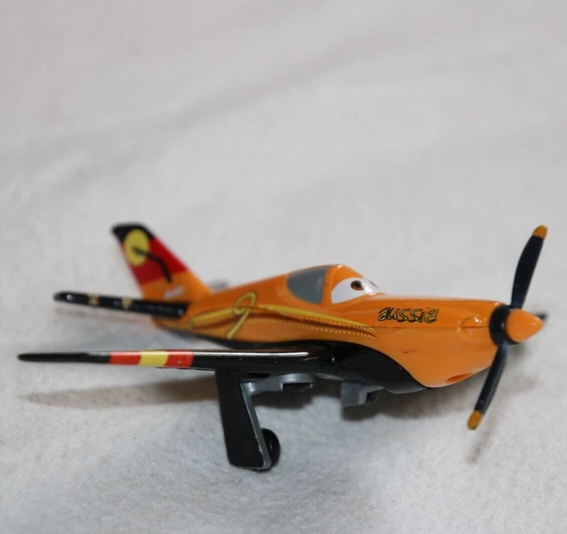 DISNEY PIXAR CARS Planes Joey Dundee Aussie #9 Mattel Metall 1/55 #477 ...