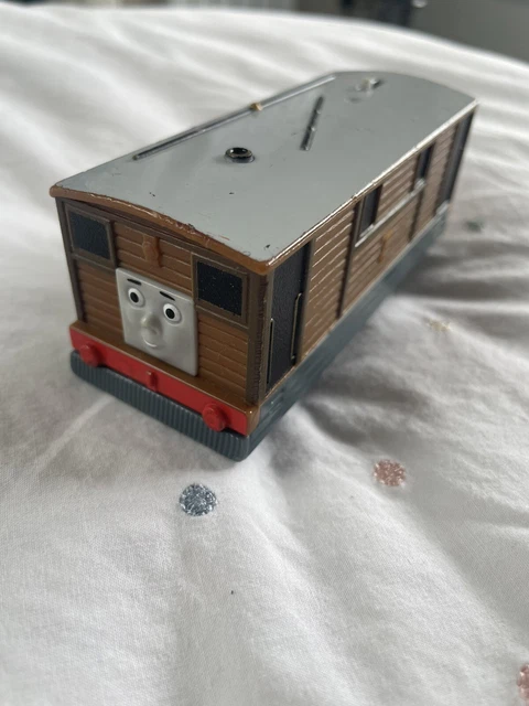 THOMAS AND FRIENDS Trackmaster Tomy motorised battery - toby £3.00 ...