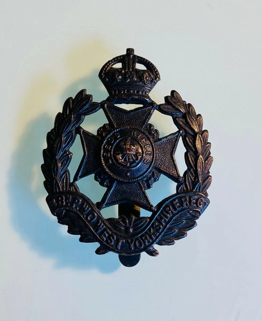 VINTAGE METAL 8TH Battalion P.W.O WEST YORKSHIRE Blackened Cap Badge ...