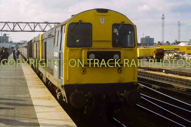 UK RAILWAY PHOTOGRAPH Of Class 20 20208. Rm20-369 £1.70 - PicClick UK