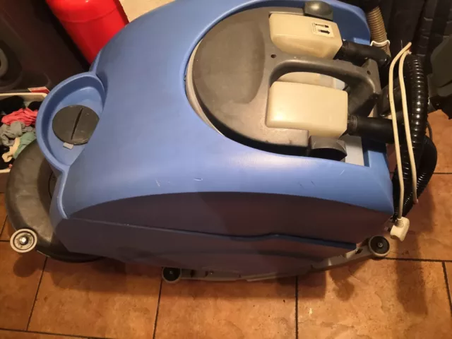 NUMATIC TTB4500 BATTERY scrubber dryer garage workshop floor cleaning ...