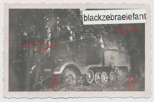 2722- FOTO WK2 WH Panzer Spähwagen Halbkette im Wald mit Zweigen ...
