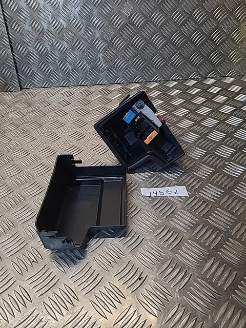 2021 RENAULT CLIO Mk5 Fuse And Relay Box 1.0 Petrol 243129358R £26.00 ...