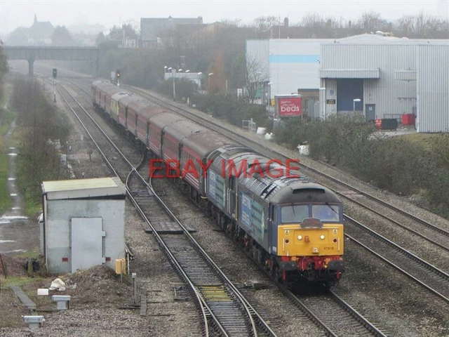 PHOTO DOUBLE-HEADED By Class 47 Locomotives Numbers 47818 And 47501 Six ...