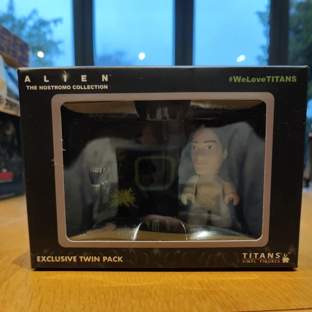 ALIEN TITANS VINYL Figures: Ripley & Xenomorph Exclusive Twin Pack ...
