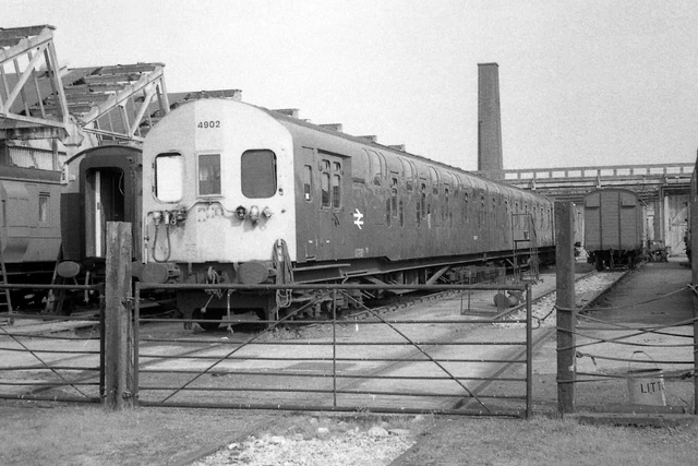 BRITISH RAIL EMU 4902 Ashford Shed Rail Photo £2.70 - PicClick UK