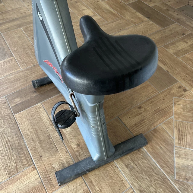 LIFE FITNESS LIFE Cycle Gym Static Bike Life Cycle 9500 Hr £100.00 ...
