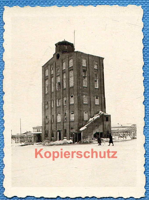 FOTO, RUSSLAND, FERNMELDER der Luftwaffe, Gebäude mit Soldaten, um 1942 !!! EUR 12,69 - PicClick DE