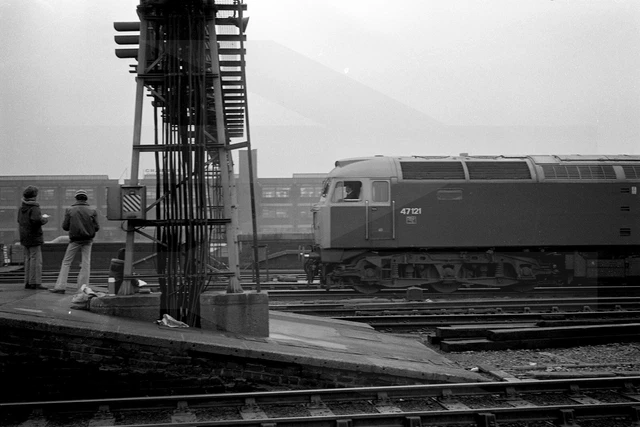 35MM NEGATIVE - Class 47/0 - 47121 - Leeds - 1979 (26) £0.99 - PicClick UK
