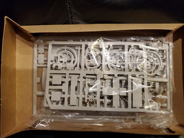 HALES FOWLER SHOWMANS Traction Engine 1/72nd Scale Model Kit £10.00 ...