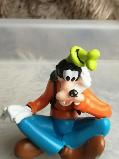 DISNEY GOOFY SITTING Crossed Legs PVC Plastic Figure / Topper 3" £2.99 ...