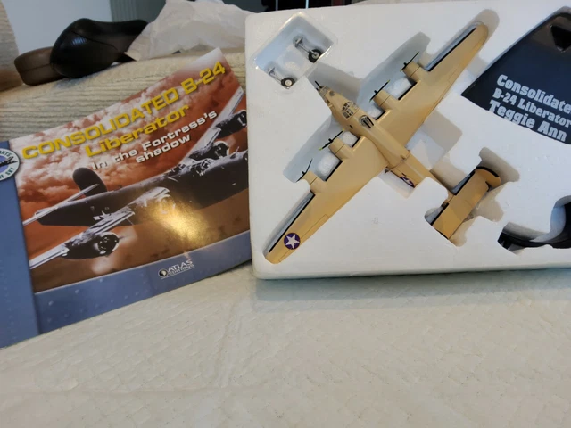 ATLAS EDITIONS CONSOLIDATED B24 Liberator Teggie Ann New inc. Mag + pin ...