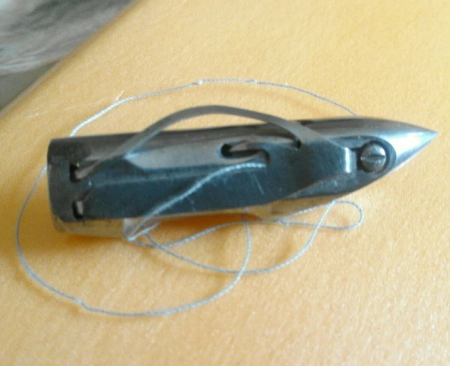 RARE ORIG. VINTAGE Singer Sewing Machine Shuttle Bobbin Rocket Case ...