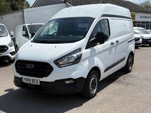 FORD TRANSIT CUSTOM 2.0 300 AC +10975 Plus VAT+ Van for sale £13,170.00 ...