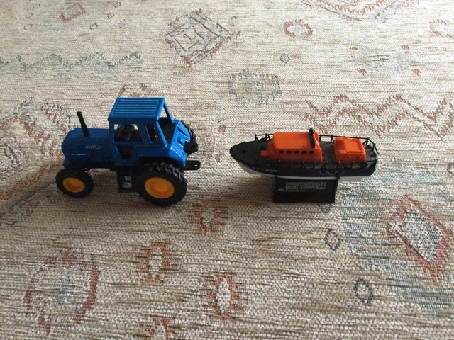 RNLI MODEL OF A Lifeboat And RNLI Model Of Tractor £6.00 - PicClick UK