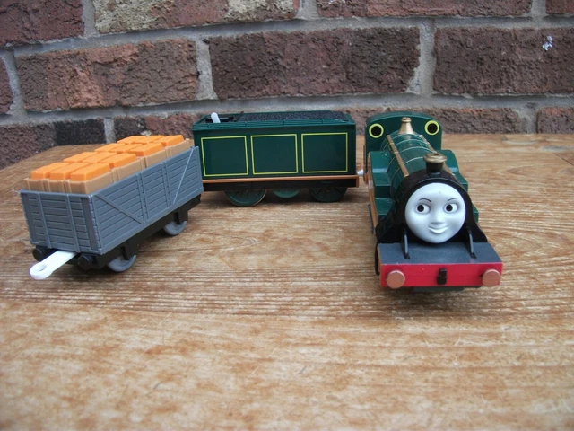 THOMAS THE TANK Engine & Friends Tomy Trackmaster Train - Emily & Cargo ...