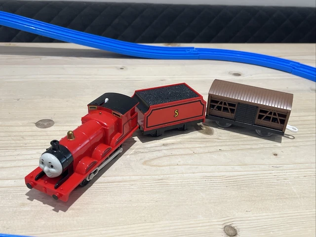 THOMAS TRACKMASTER JAMES battery train £8.00 - PicClick UK