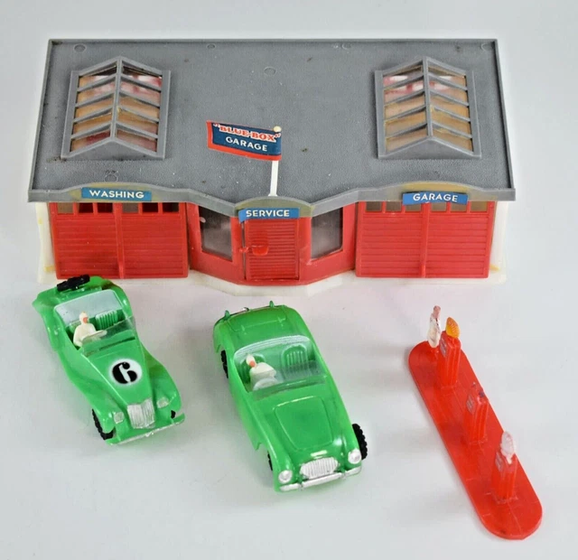 VINTAGE BLUE-BOX (HONG KONG) PLASTIC TOYS SERIES 7452 GARAGE SET c1970 ...