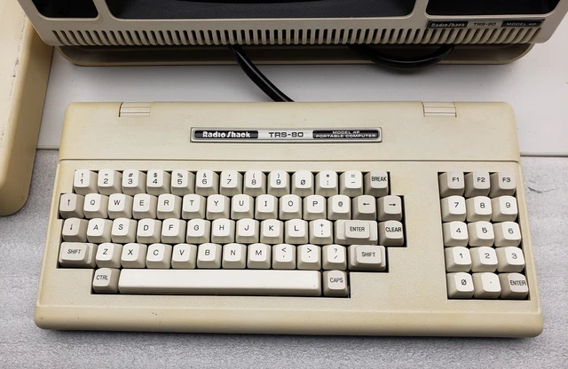 VINTAGE RADIO SHACK TRS-80 Model 4P Portable Computer 26-1080 * Powers ...