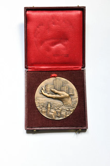 URBANISATION, VILLE DE Bondy, rare médaille par R.B. Baron, dans son ...