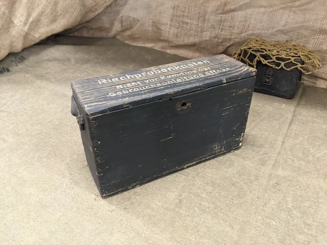 WW2 GERMAN CHEMICAL test kit Riechprobenkasten gas detection £131.48 ...