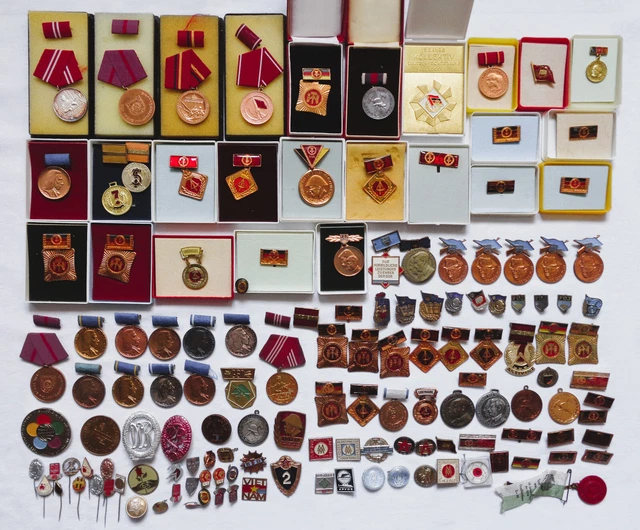 KONVOLUT DDR ORDEN Abzeichen Medaille Pin MdI Stasi Banner FDJ JP ...