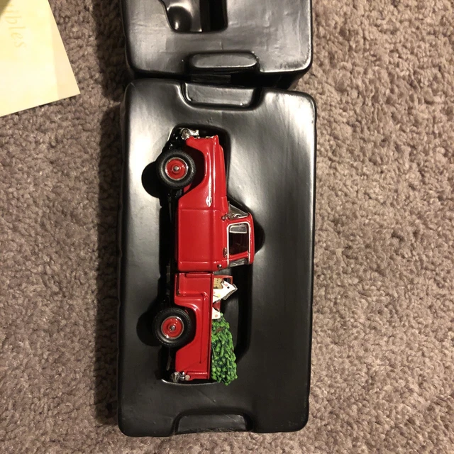 MATCHBOX COLLECTIBLES YSC02-M Red 1955 Chevrolet 3100 Christmas Pickup ...
