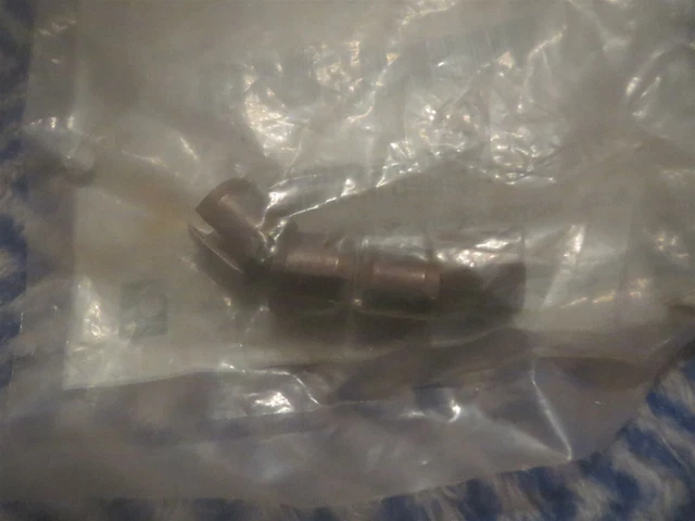 NOS FORD 3C3Z-6A008-DA Pin Lot Of 4 New Genuine Ford EUR 7,62 - PicClick FR