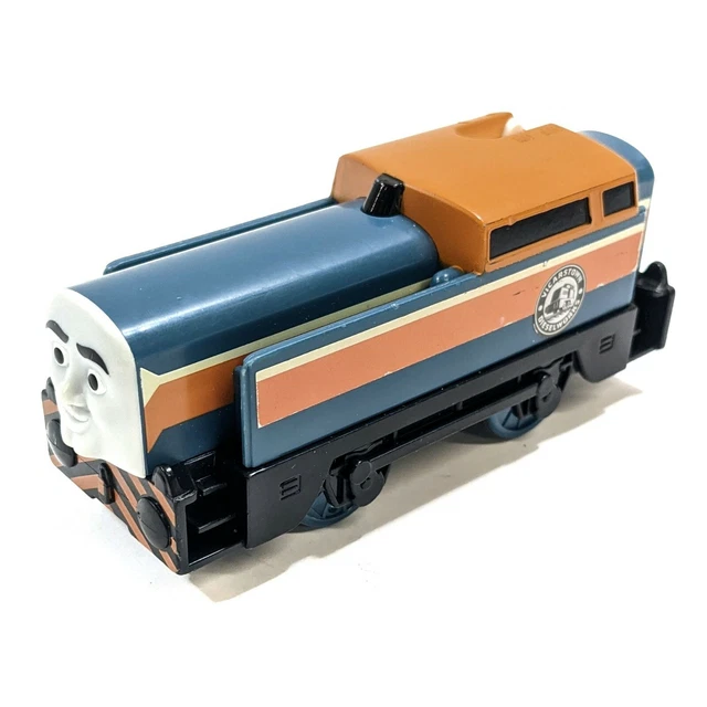 THOMAS & FRIENDS Train Trackmaster Motorized DEN V9037 2010 Gullane ...