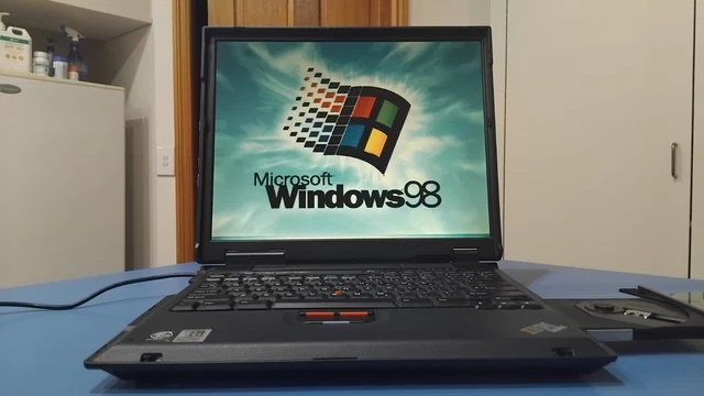 IBM THINKPAD A22M Pentium III Vintage Pc Laptop $150.00 - PicClick AU
