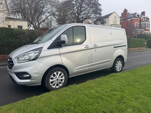 FORD TRANSIT CUSTOM limited 2.0 300 Panel Van NO VAT £9,950.00 ...