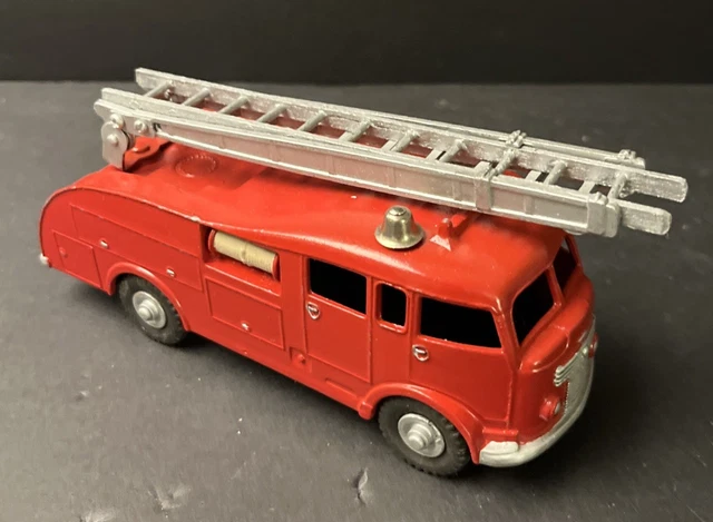 FIRE ENGINE WITH Extending Ladder Model No. 955 Dinky Toys (Meccano Ltd ...