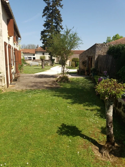 VENTE IMMOBILIER MAISON 7 piéces 230m2 sur terrain 1667 m2 située EUR ...