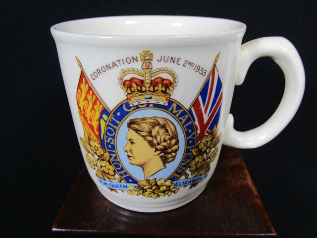 VINTAGE BRITISH POTTERY Queen Elizabeth II 1953 Coronation Mug £4.97 ...