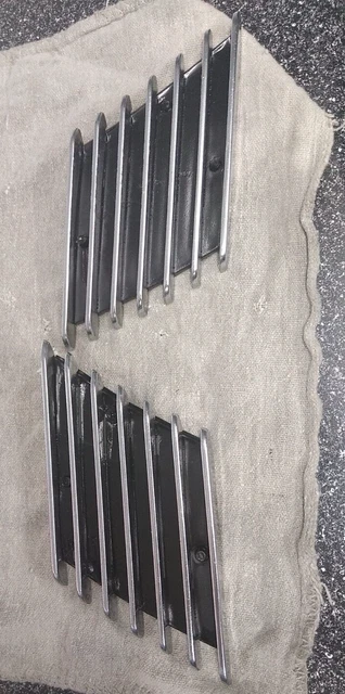 GENUINE FORD CAPRI MK1 RS3100 PS2600 RHS louver grill vents X2 very ...