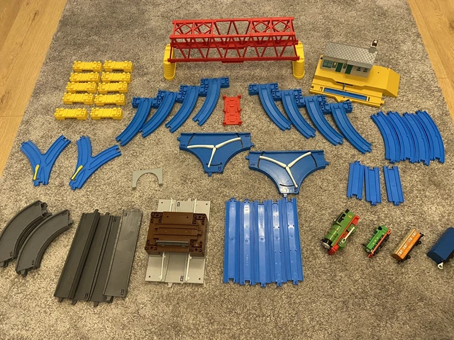 TOMY TRACKMASTER THOMAS The Tank Engine Track Train Set bundle Complete ...