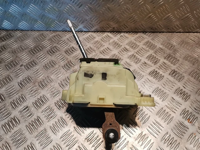 MERCEDES-BENZ C W203 W209 Auto Gear Selector Mechanism 2032678524 £134. ...