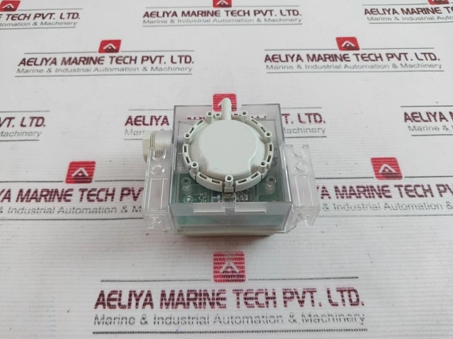 SIEMENS QBM65-10 AIR Duct Differential Pressure Sensor 50/60hz $761.07 ...