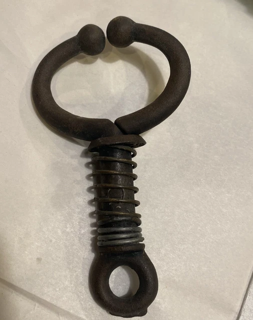 VINTAGE ANTIQUE CAST Iron Bull Cow Nose Lead Pull Ring Spring Farm Barn ...