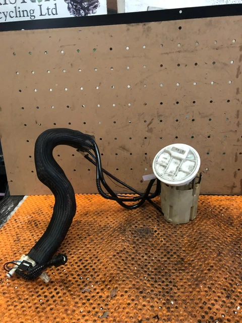 MERCEDES CLK FUEL Pump W209 A2034703394 £50.00 - PicClick UK