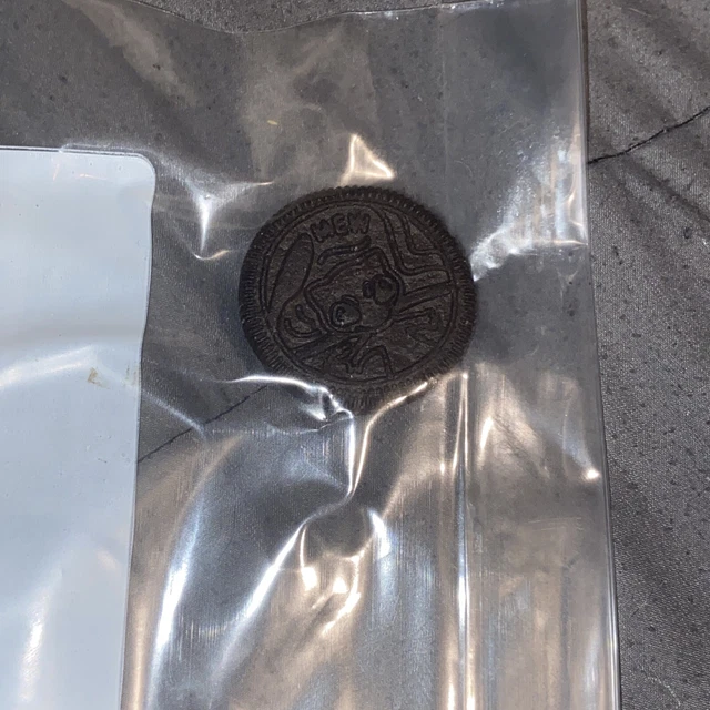RARE POKÉMON MEW Oreo Cookie Limited Edition 25th Anniversary Sealed ...