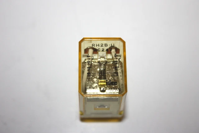 IDEC RH2B-U RELAY, 24VDC Coil, 24 VDC EUR 11,28 - PicClick FR